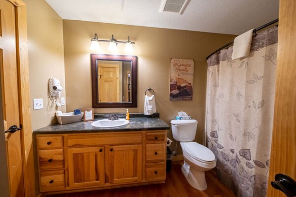 Cabin 8 Our Romantic Suite Offers A Jetted Tub And Views Of Mille Lacs Lake - Minnesota