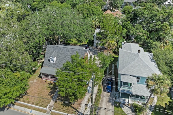 Chic City Stay | Indoor Parking | Laundry | Garage - St. Augustine