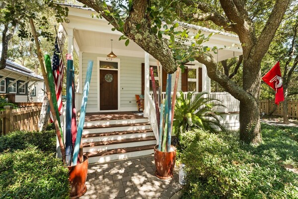 30a Grayt'n Greatful By Avantstay | Charming Home+cottage, Walk To Western Lake - Seaside, FL