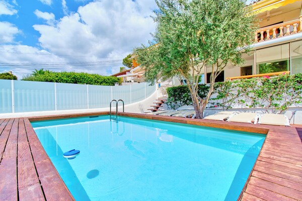 Sea Dreams Apartment, Mit Meerblick, Privatem Pool, Wlan, Aacc, Grill - Alcúdia