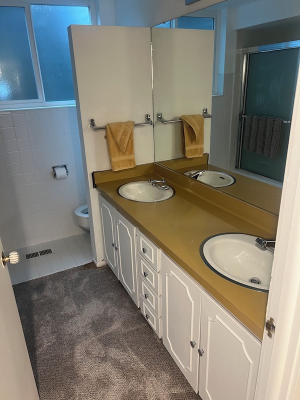 Views! Home Overlooking Downtown Salt Lake City. 2 Bedrooms, 5 Minutes From Slc - Salt Lake City, UT