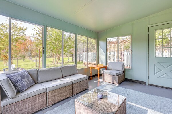 Sand Lake Retreat: Canal Access & Large Yard! - 布魯克林