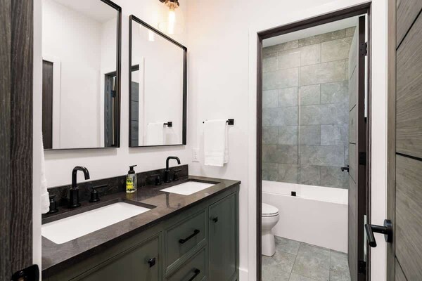 Sk Living | 1 Bedroom Guesthouse A | Uc Davis Med - Sacramento, CA