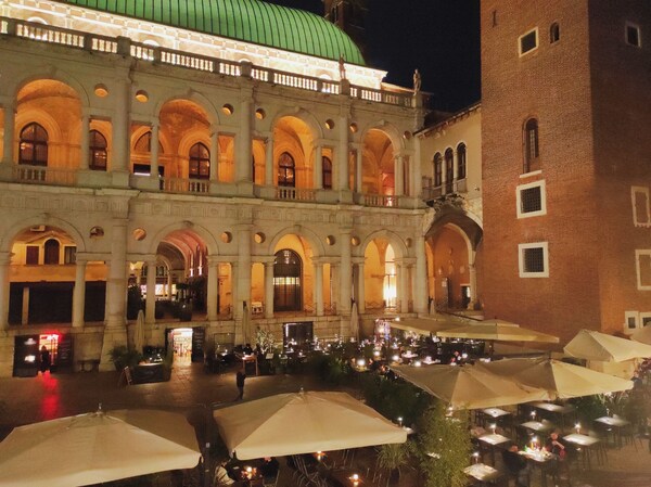 2 Bedr - Front Basilica View With Terrace - Vicenza