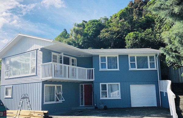Charming Room Available In Stokes Valley, Lower Hutt - Upper Hutt