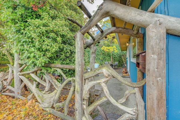 New! Cozy Boho Chic City Cottage - Victoria, Canada