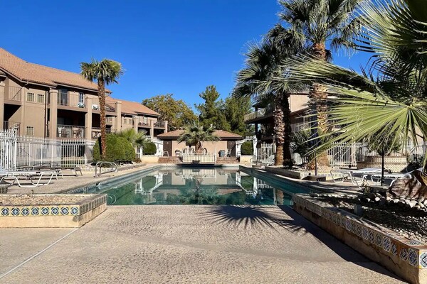 Spacious St. George Condo - Outdoor Storage! - St. George, UT