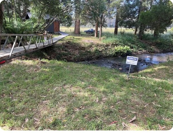 Take A Break And Unwind In This Peaceful And Relaxing Bush Setting \N - Tasmania