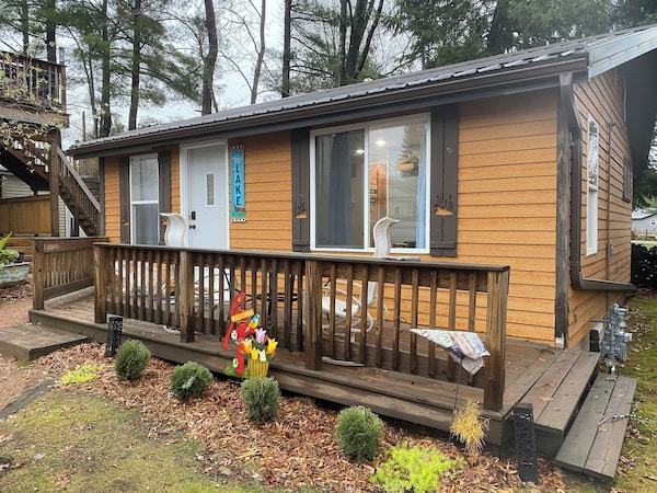 Cozy Updated One Bedroom Cottage On Shawano Lake - Wisconsin