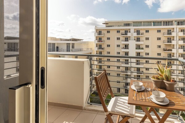 Modern And Comfortable Apart Savoy Garden, Il-gzira, Malta - Malta International Airport (MLA)