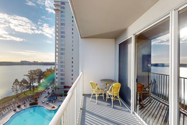 Cozy Lakefront Condo With Lake View, W/d, Ac, Kitchen, Pool, Hot Tub & Gym - Lake Buena Vista, FL