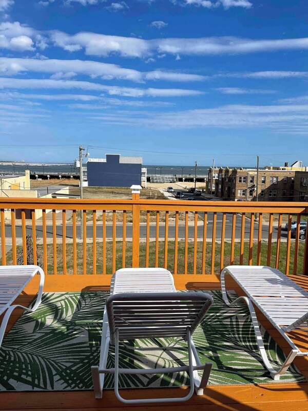Seaside Escape - 1 Block From Beach & Boardwalk - Atlantic City