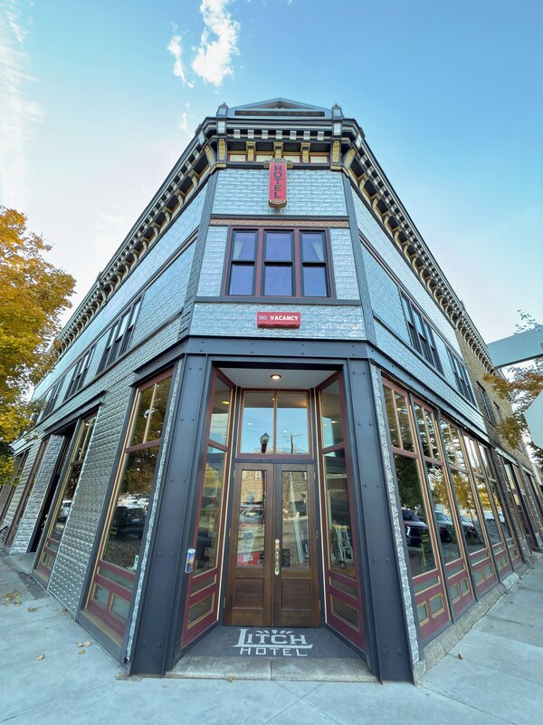 Twin Peaks Is Part Of The Litch Hotel: Fully Equipped,luxury Vacation Rental Condos - Joseph, OR