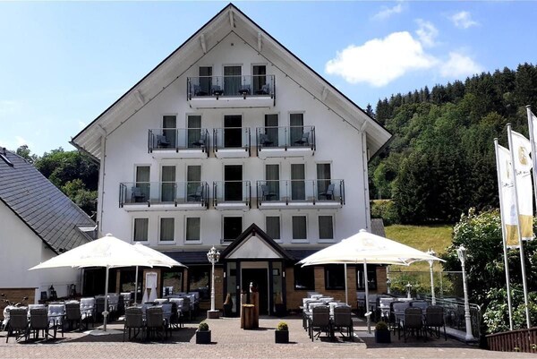 Comfortable And Versatile Room -Perfect For Relaxation, Work And Exchange - Winterberg