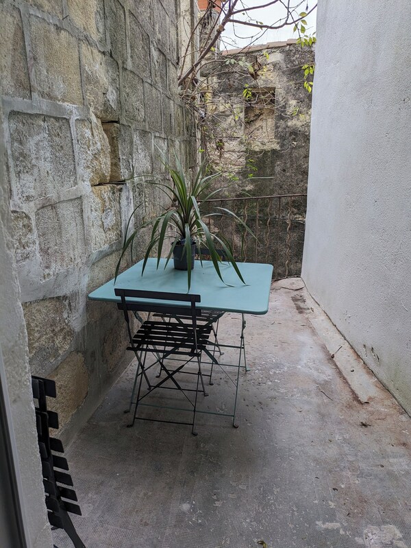 Large 3-room Apartment In The Heart Of Sommières Village, In A 16th Century Building - Sommières