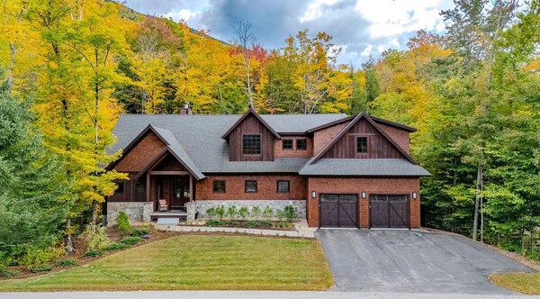 South Peak | Hot Tub | Ski In | 7br Chalet - New Hampshire