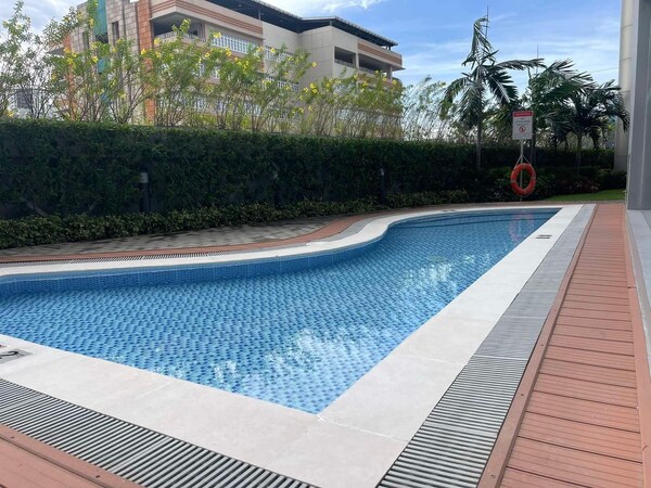 1br With Balcony At Lush Residences Makati - Makati