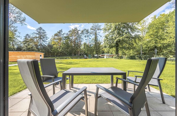 Vacation Apartment With Terrace On Lake Krakow - Krakow am See