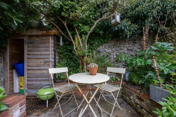Host & Stay | The September Cottage - Hove
