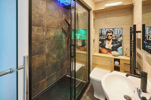 Host & Stay | Regency Square Apartment - Hove