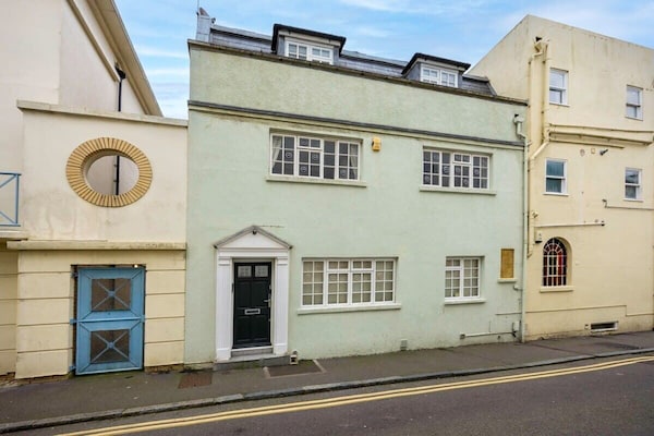 Host & Stay | Sillwood Seafront - Brighton