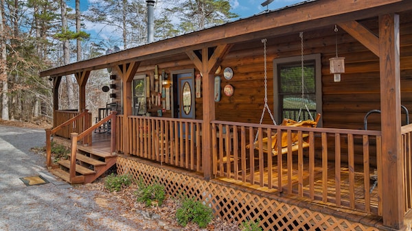 Serenity-a Romantic Secluded Riverfront 1 Level Expansive Log Cabin With Hot-tub - Mentone, AL