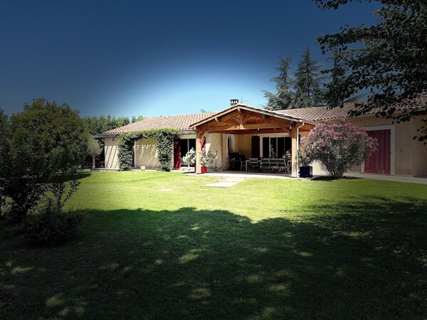 Single-storey Farmhouse + 6-bedroom Apartment Vantoux - Carpentras