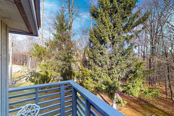 Cozy Condo W/ Fireplace, Balcony, Indoor Pool, Hot Tub, Sauna, Gym, Steam Room - Killington, VT