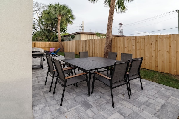 New Home: Rooftop Seating - Grill - Pets - Sleeps 10 - Cocoa, FL