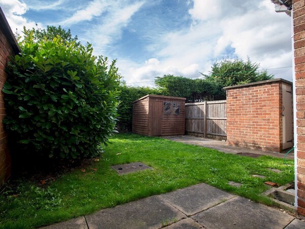 Pass The Keys | Dog-friendly Haven + Parking + Prime Location - Lincoln