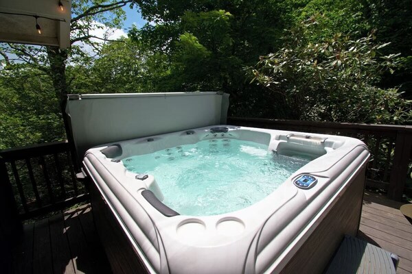 *Hot Tub*views*location*close To Slopes*ac - Beech Mountain, NC