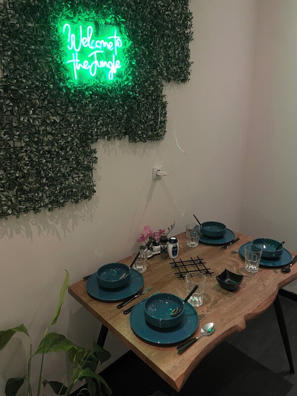 The Jungle Room - Troyes
