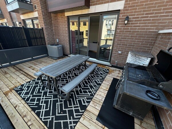 Newmarket's Finest: Luxury 4br Townhouse With Top Amenities - Aurora