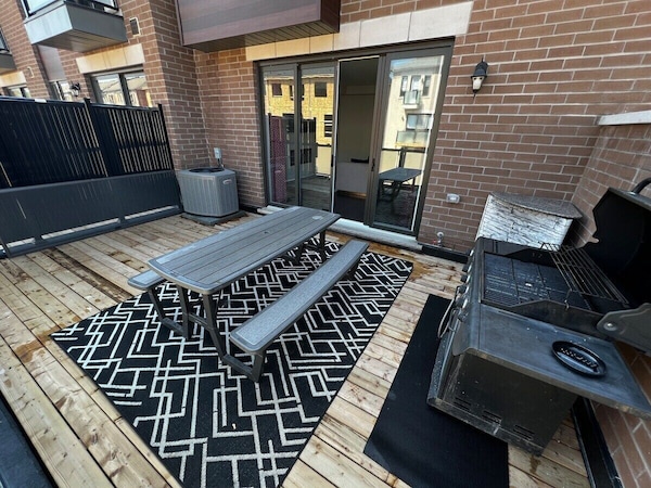 Newmarket's Finest: Luxury 4br Townhouse With Top Amenities - Aurora