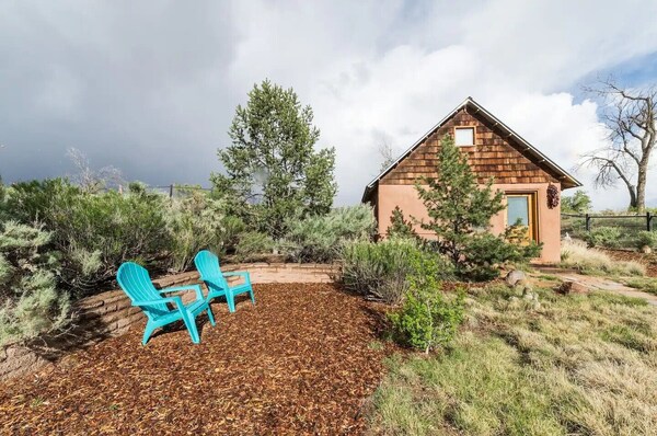 Secluded Adobe Casita-right Behind Balloon Fiesta Park - Corrales, NM