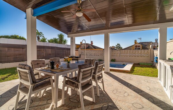 3 Bedroom Nice Home In Salteras - Aljarafe