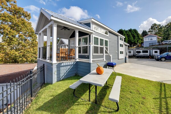 Lake Norman Home W/ Pool Access & Water Views! - Denver, NC