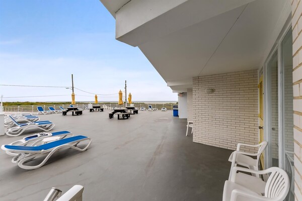 6201 Ocean Ave, Unit 209 - The Nassau. - Avalon, NJ