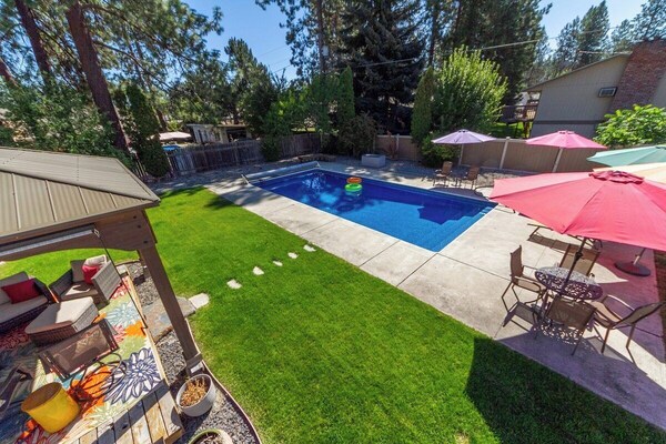 Charming 3 Bed, 2 And A Half Bath Family Oasis - Pool, Bbq, Fire Pit - Spokane Valley, WA