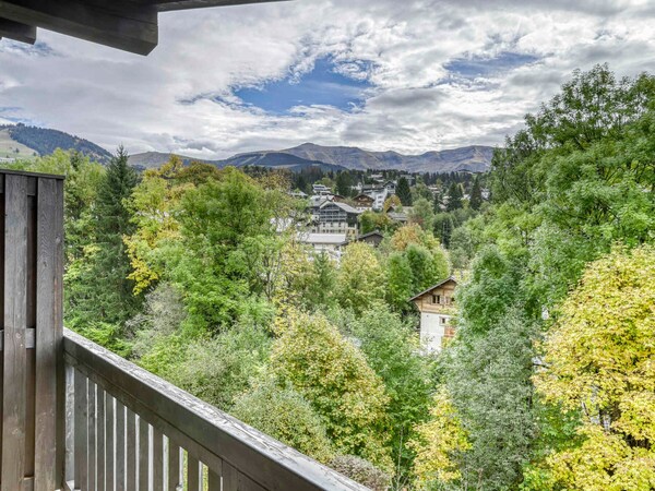 Renovated 2-bed Apartment, South Balcony, Wi-fi, Parking, Near Megève Center - Megève