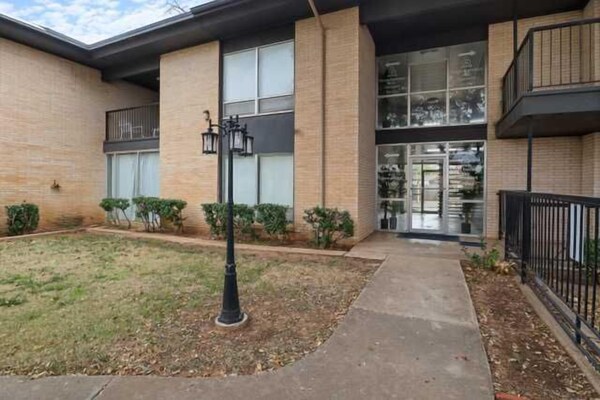 Hoff Gardens 37 - 1br\/1ba - Seasonal Pool - Lubbock, TX