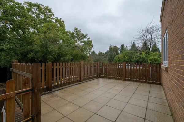 360 Hp12 W Wycombe 247-6 - 2 Bedroom Penthouse With Parking High Wycombe Apt. 06 - High Wycombe