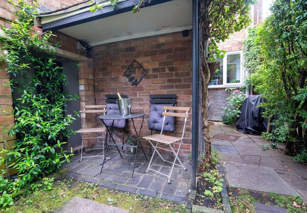 Host & Stay | Terrace House On Canal - Worcester