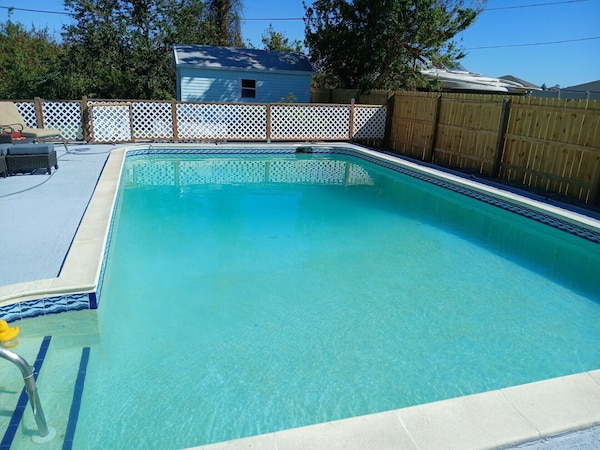 Charming 2-bedroom House In Englewood With Inground Pool. 5-min Drive To Beach. - Englewood, FL