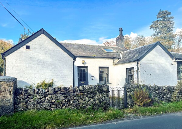Old Powdermill Cottage -  A Cottage That Sleeps 6 Guests  In 3 Bedrooms - Tighnabruaich