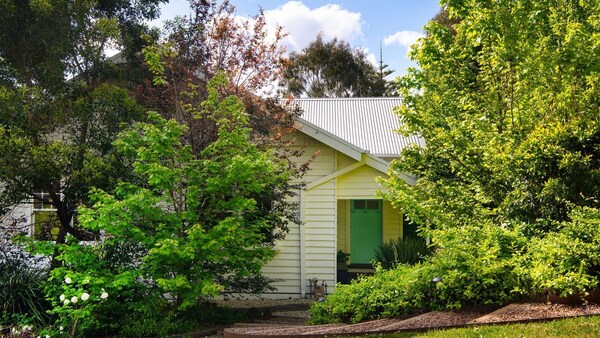 Escape To Karlens Retreat - A Light-filled Country Hideaway Perfect For Up To Six Guests - Daylesford