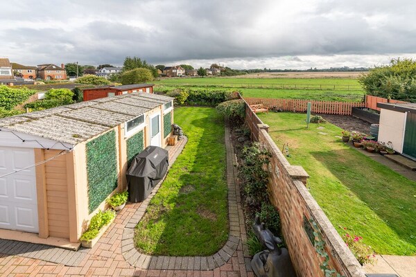 Family Home, Beautiful View Of Windsor Castle, 5 Minute Walk To Shops And River - 윈저