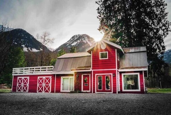Red Barn.... - Squamish