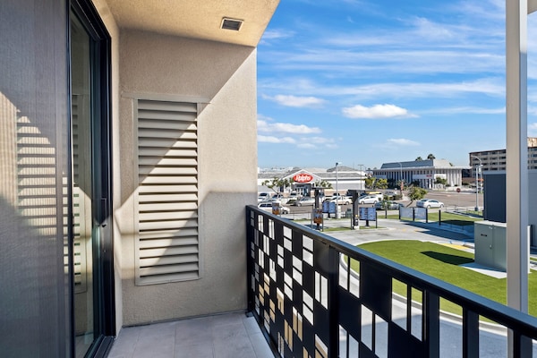 King Bed, Ev Charger, Pet-friendly, Balcony Near Airport & Beaches - サンディエゴ