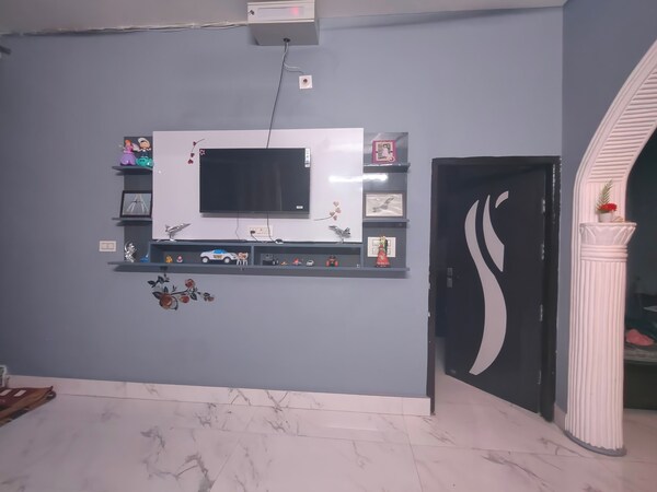4-bedroom Villa In Enchanting Hamirpur With Wifi, Ac. Relax And Unwind - Punjab